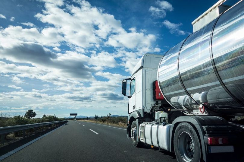 ESP32 PLC for smart fluid monitoring during transport and storage